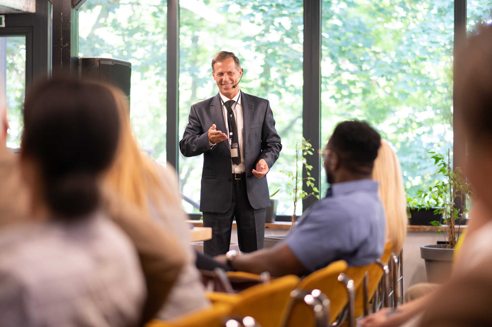 The ultimate checklist for moderating a panel at your next conference